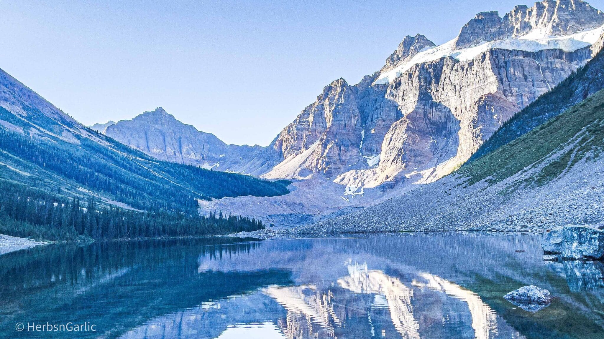 7 Must See Lakes Near Banff National Park, Canada